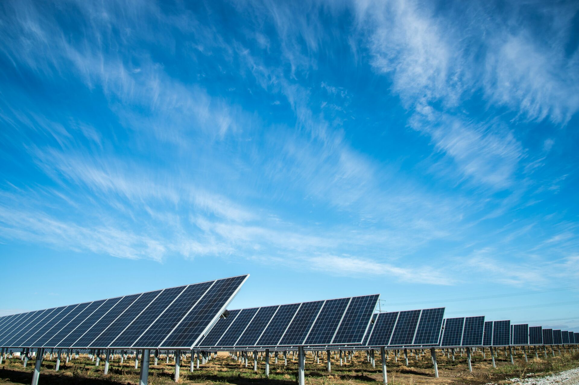Floating Solar Farms and Building‑Integrated PV: The Next Wave of UK ...